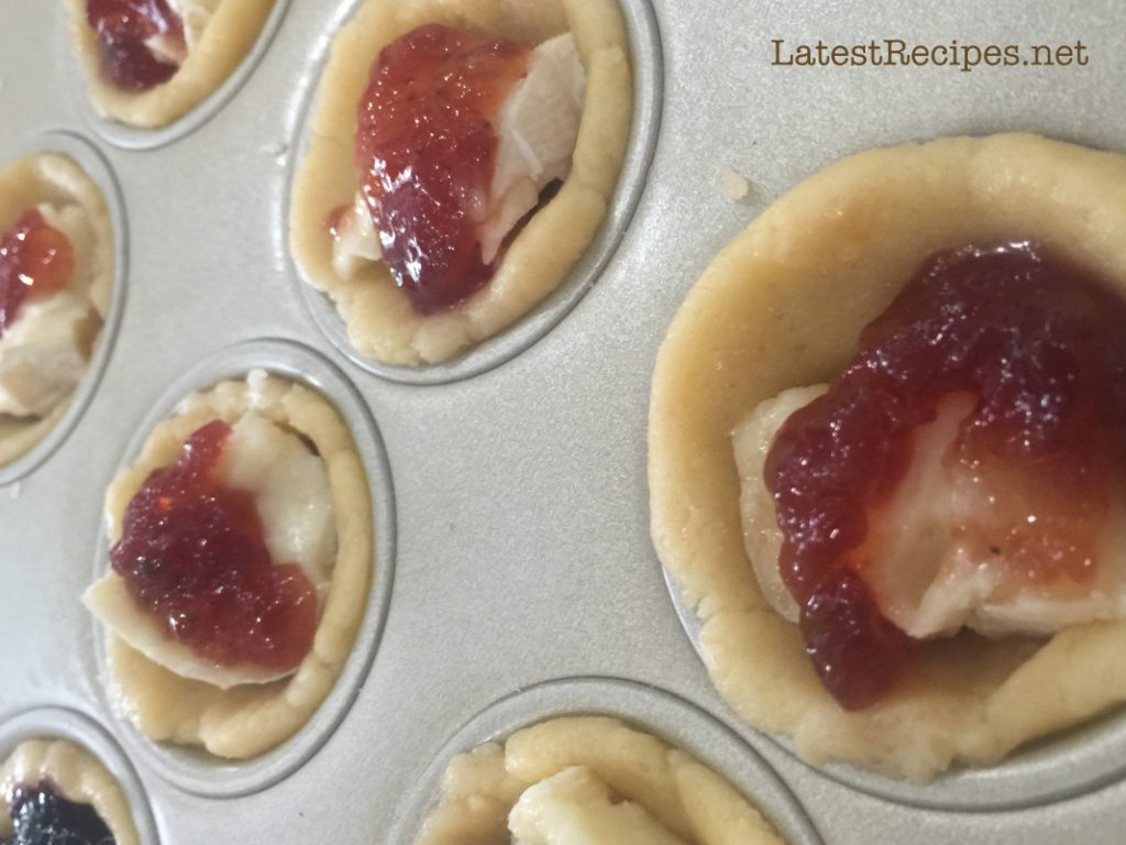 Mini Cheese Tart (Camembert and Strawberry Preserve)